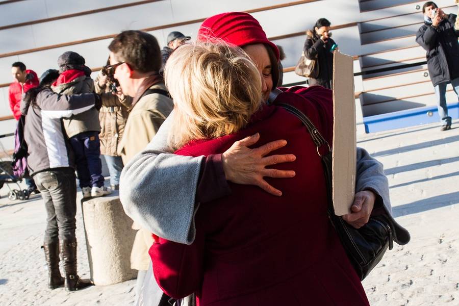 Paris Blog: Free hugs! | DC Rainmaker