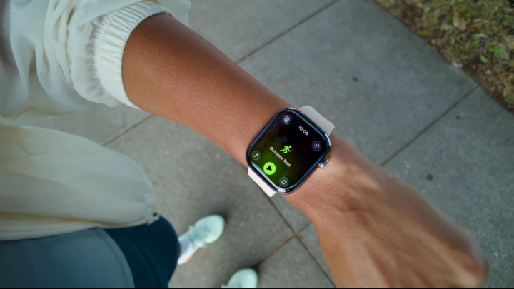 Apple WatchOS 26 Announced: Workout Buddy and More Explained! | DC ...